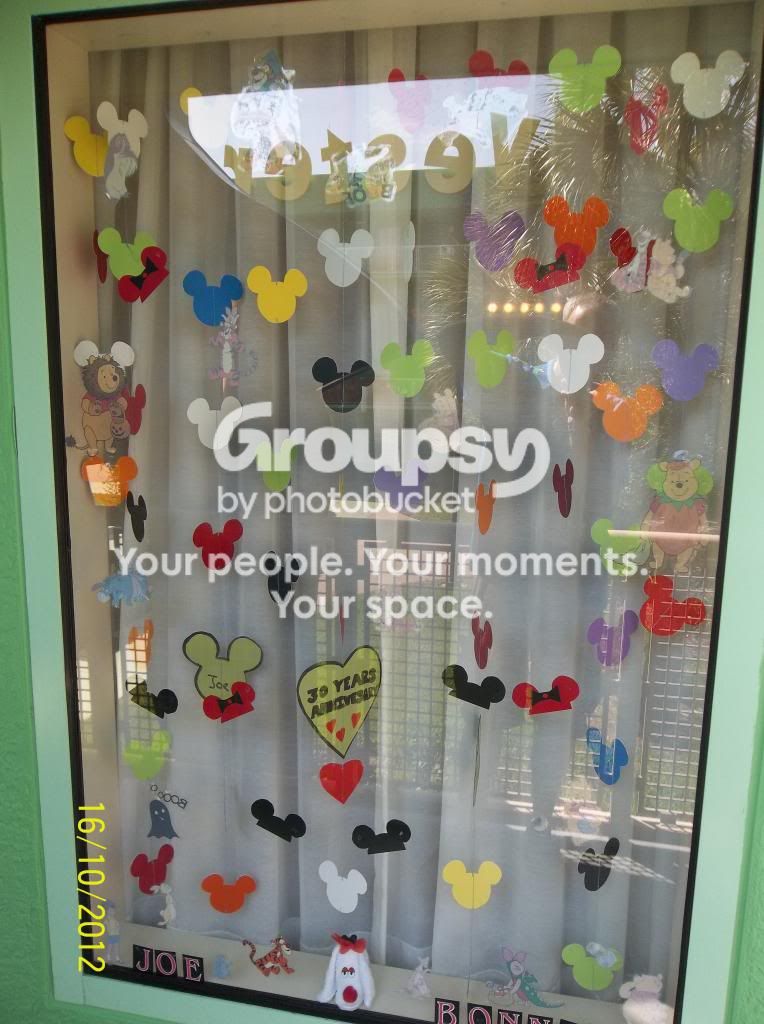 Photos of Guest Decorated Windows | Page 23 | The DIS Disney Discussion ...